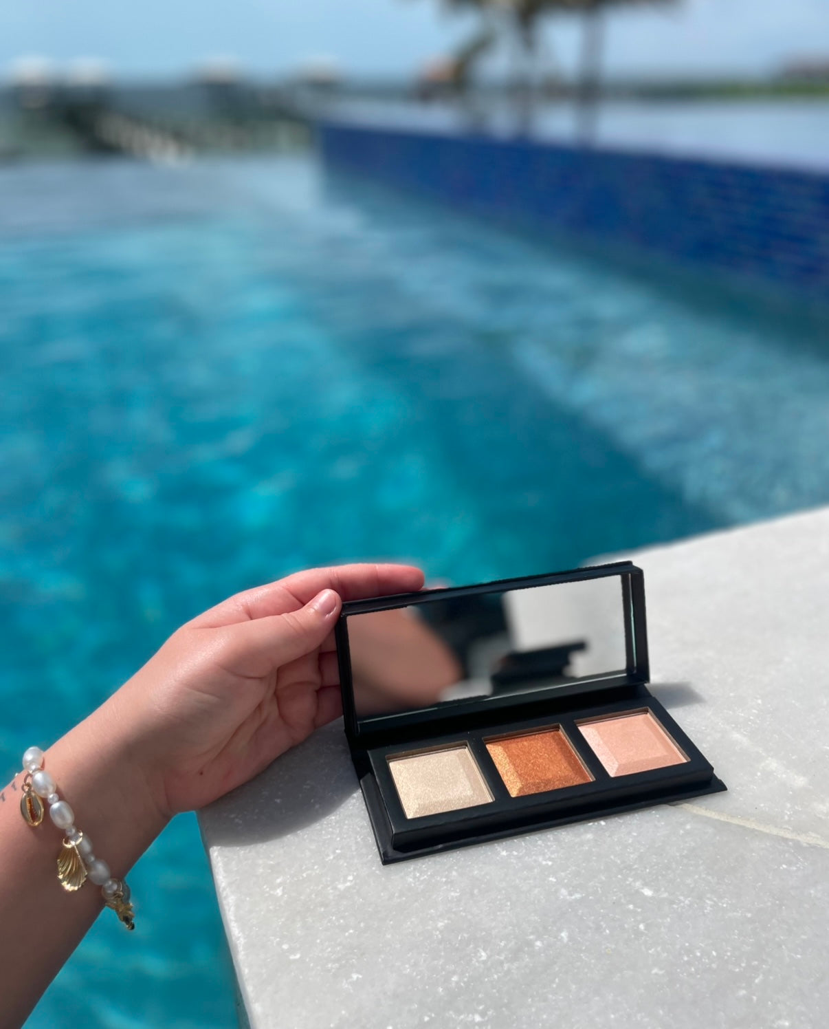 Glamorized Highlighter Palette Trio – Naomi Vee Cosmetics